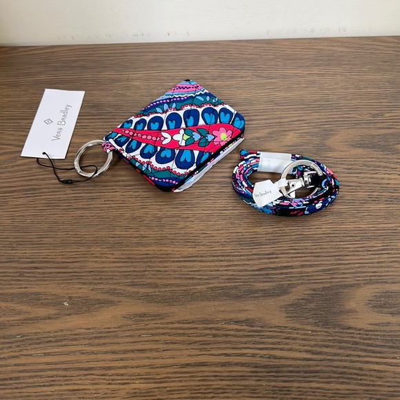 Vera Bradley | Accessories | New Vera Bradley Campus Double Id Lanyard ...